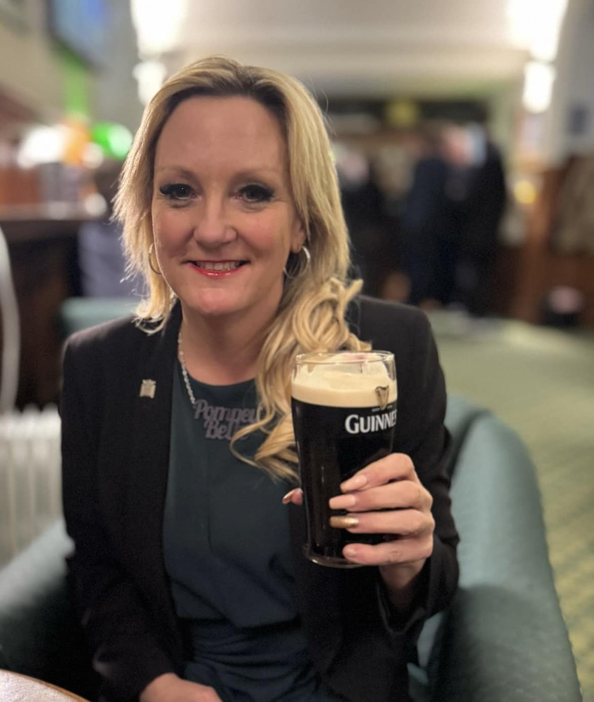 Amanda Martin MP backs Labour’s plans to boost hospitality sector ...